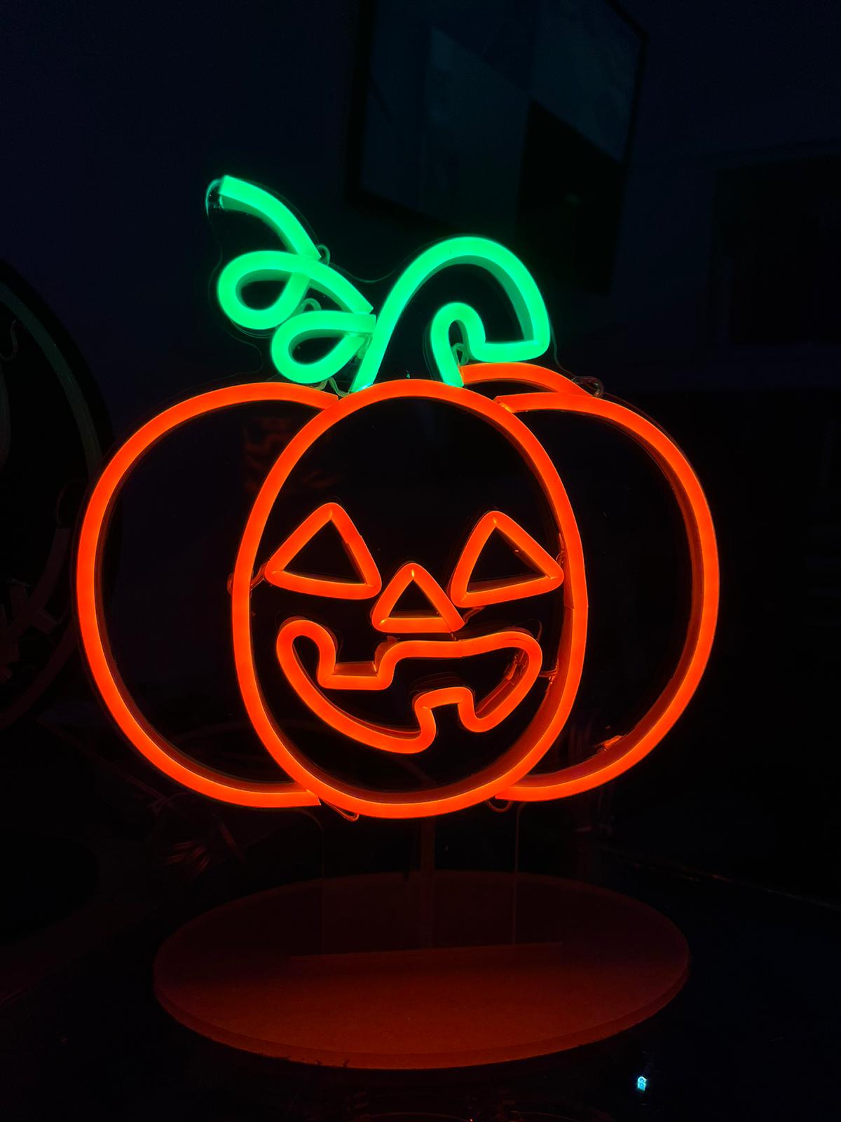 Spooky Jack O Lantern LED Neon Stand 9" – Neon Factory PR